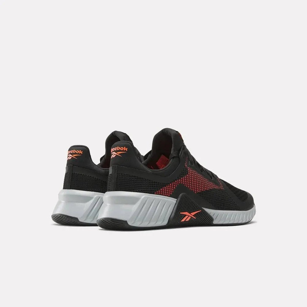 Flip Charge Training Men's Shoes – Reebok UAE